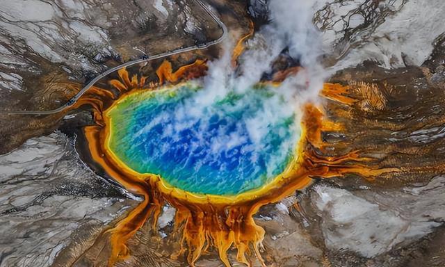 A super volcano is gradually waking up. Once it erupts completely, the ...