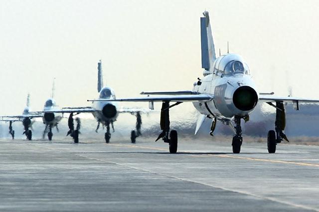 J-7 dispatched, is there a mystery to the PLA military exercise ...