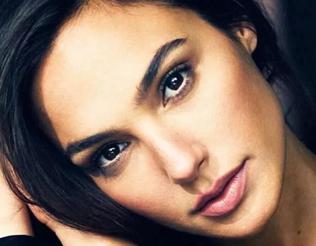 Beautiful foreign female stars - iNEWS