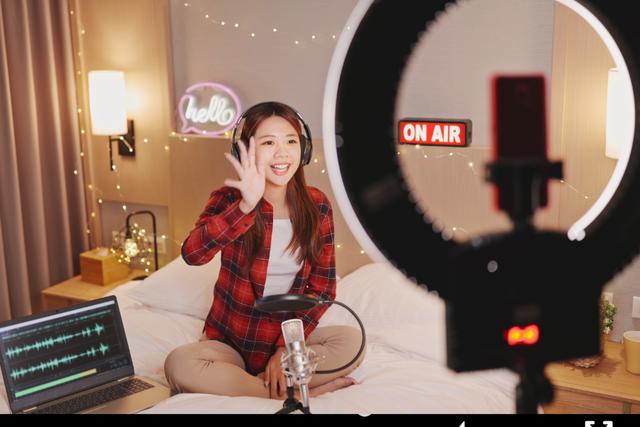 Huafang lags behind the listing of live broadcast peers and is blessed ...