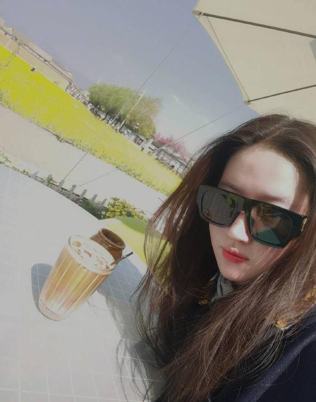 Liu Yifei's side face is astonishing, light and beautiful as before - iNEWS