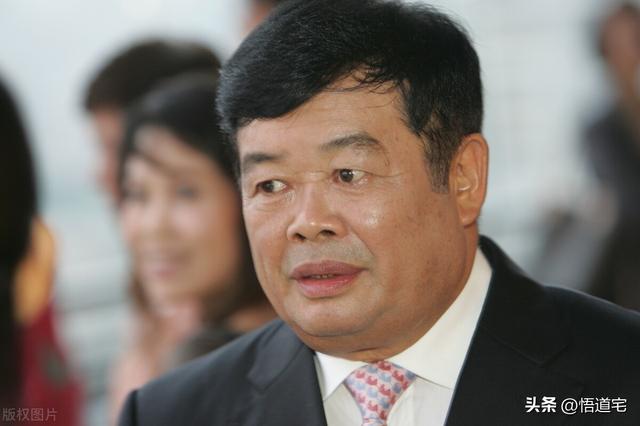 The King of Glass—Cao Dewang - iNEWS