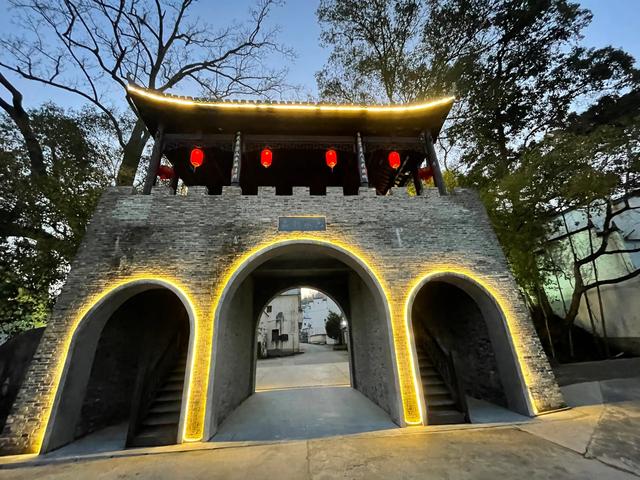 The first play of the ten ancient villages in Wuyuan that do not ...