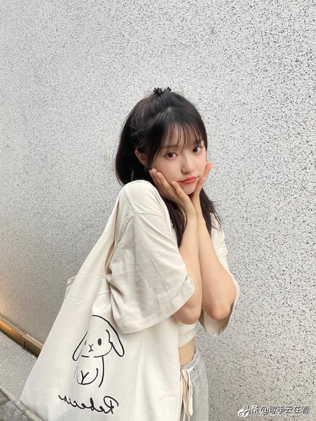 Appreciate the lovely photos of the beauty Zhang Chuhan, it's so ...