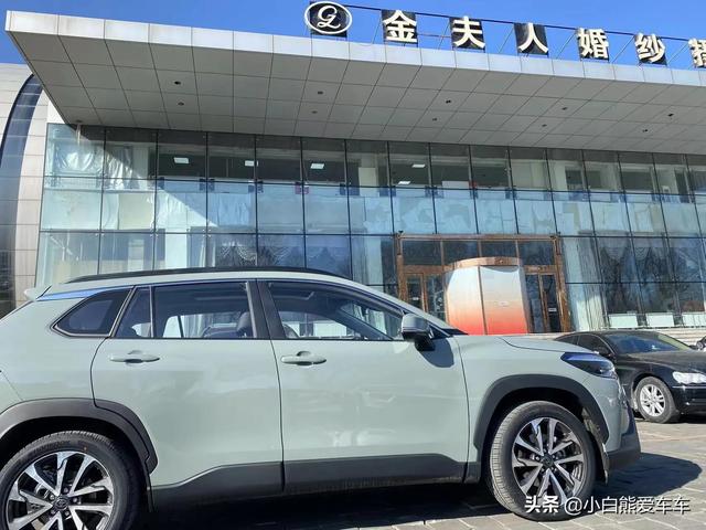 In a hurry, accompanied by Rui Fang, the road ahead is more spacious ...