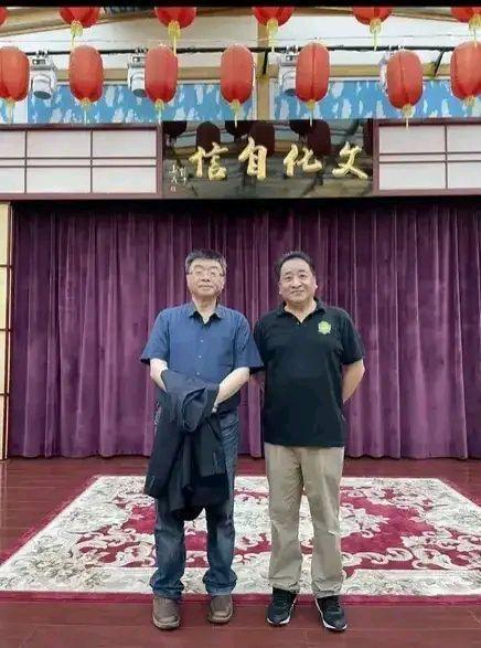 Putting Guo Degang's calligraphy and Jiang Kun's calligraphy together ...