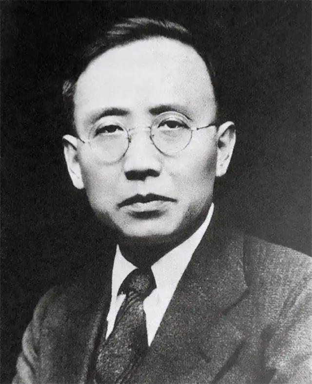 How many imperial tombs did Guo Moruo dug after the founding of the ...