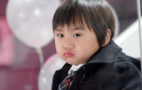 Xiao Xiaobin: At the age of 2, he debuted to support his family, but was treated by his father ...