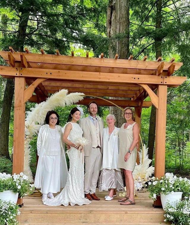 48-year-old daughter married for the third time, Li Siqi came to the ...