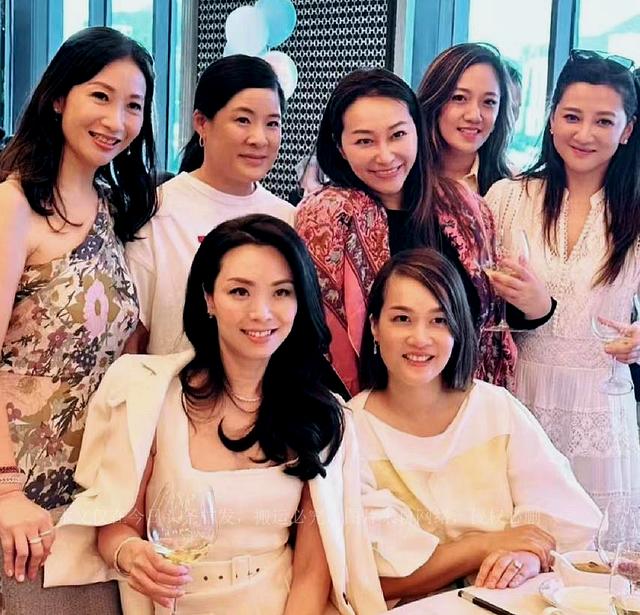 Congratulations to Zheng Yutong's 43-year-old granddaughter who gave ...