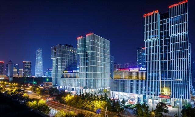 The 138,000-square-meter Jiangdu Wanda Plaza is ingeniously designed ...