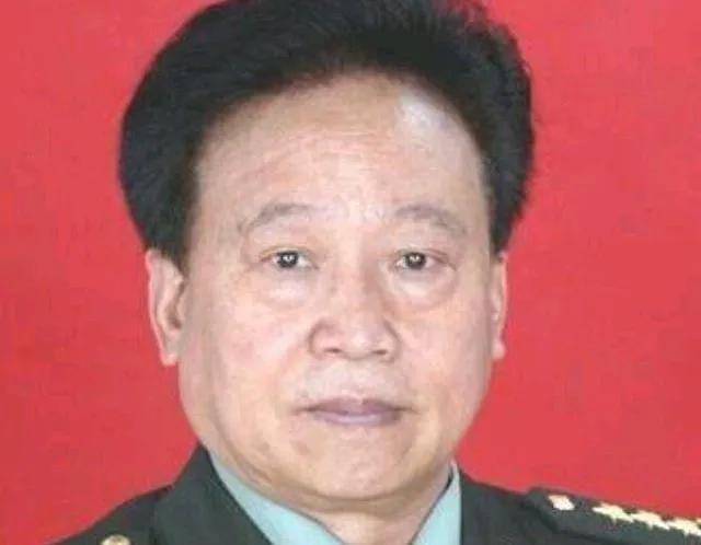 When Chen Bingde was the deputy commander in 1986, who were the ...