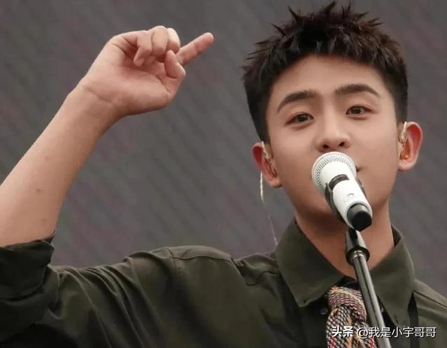 Jiao Maiqi, who has a sense of juvenile ceiling, sings at the music ...