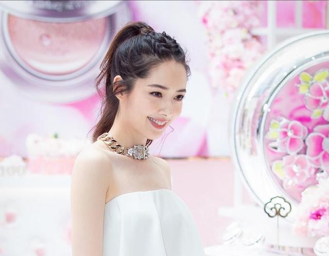 Xiaoxiang Tai Guo Biting brought a popular way of wearing, called ...