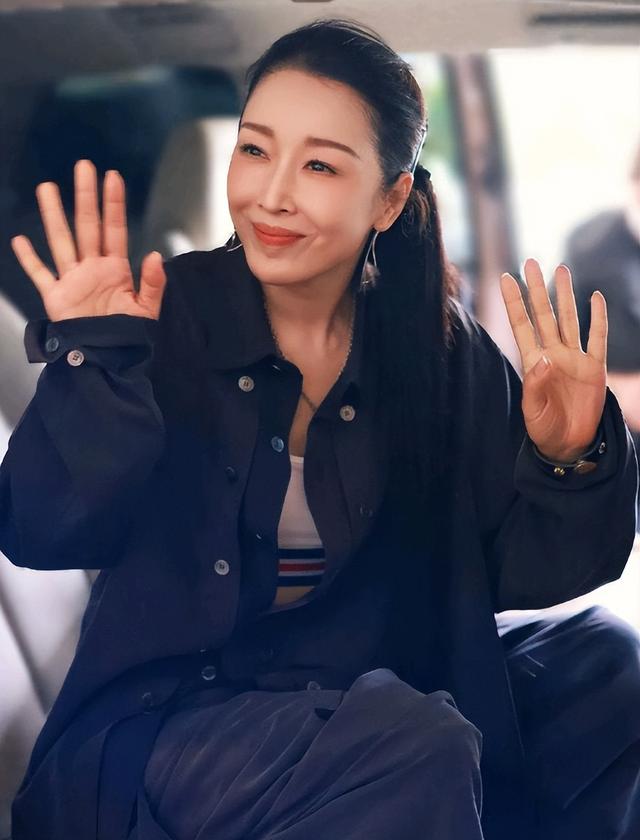 Sun Yue: From "Wish you peace" to "How happy", how bumpy her relationship journey has been - iNEWS