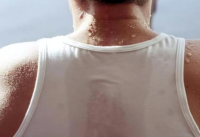 Sweating more and less is a sign of disease!Come and take a seat, check ...