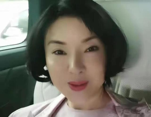 Singer Chen Hong started her own business as her own boss, her 54-year ...