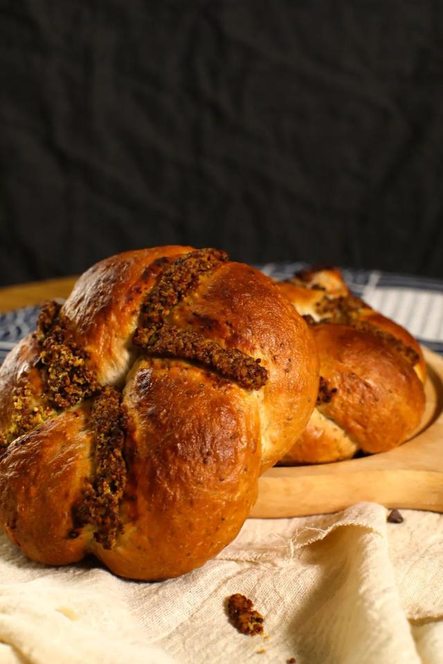 How "mustard" is delicious~ The French mustard seed bread that goes ...
