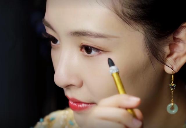 Wu Qian's new drama [Nine Righteous People] was finally finished, and ...