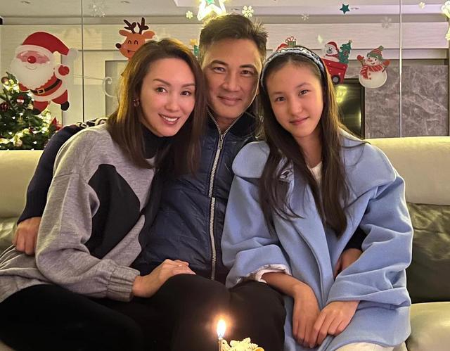 On Lin Wenlong's 55th birthday, his 12-year-old daughter posted a ...