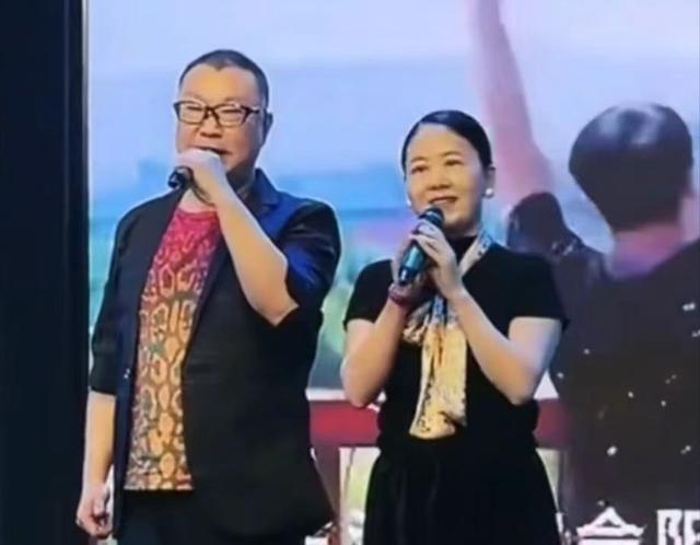 Yin Xiangjie and his beloved wife who is 16 years younger are making ...