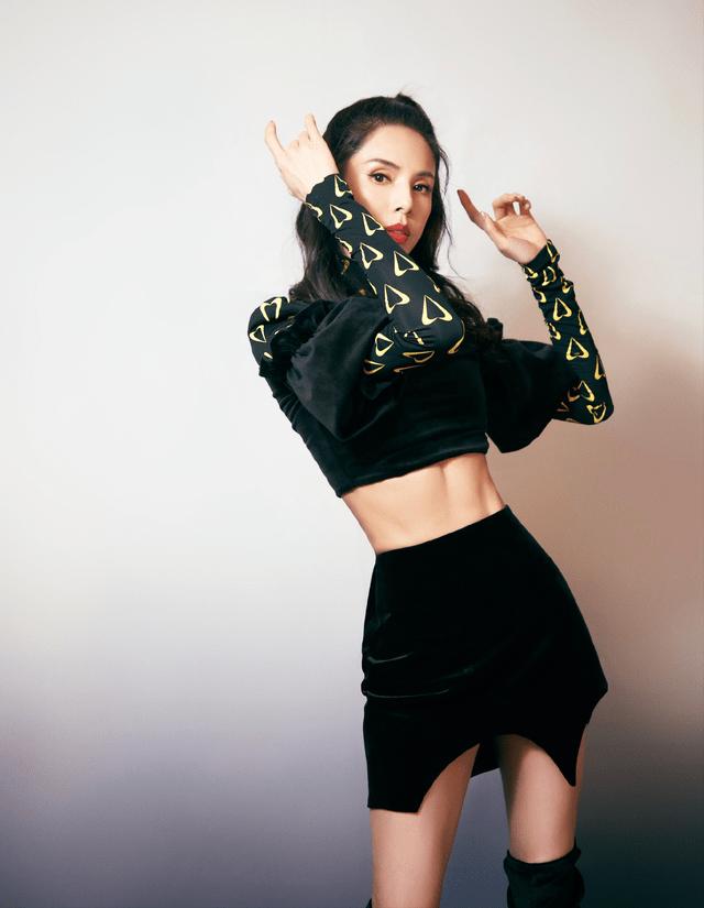 The photos of Li Ruotong and Zhao Yazhi leaked out, this time the ...