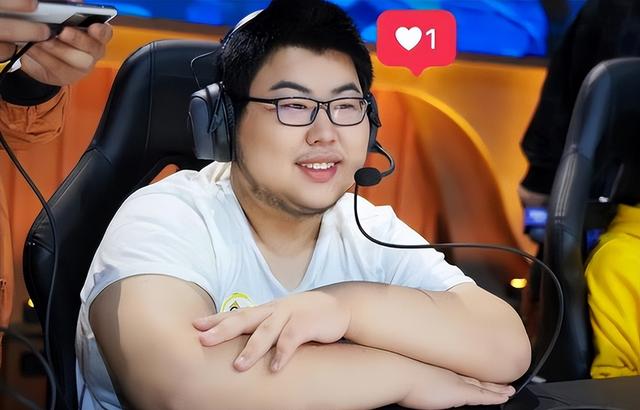 Alan does not repent, and continues to post with a chubby connotation ...