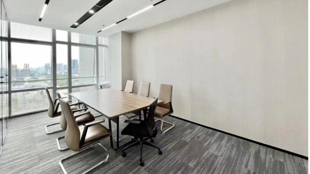How to decorate and design the ceiling of office space? Several ...