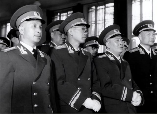 The slowest promotion of the Red Army division commander, he has not ...