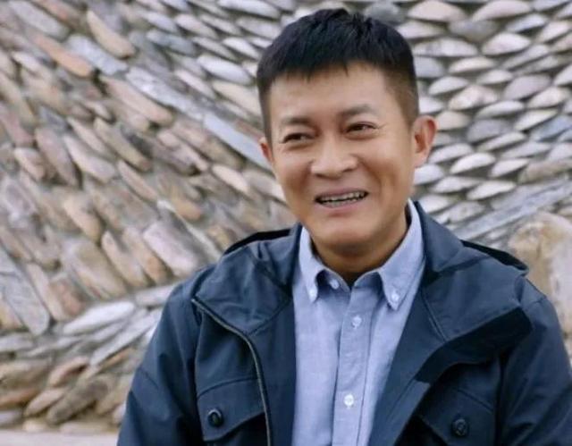 Yang Zhigang: He was "abandoned" by his parents since he was a child ...