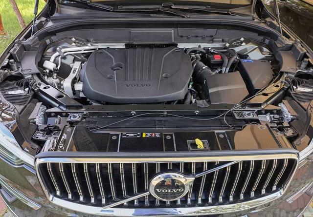 Among the five car brands with better engine quality, Mercedes-Benz is ...