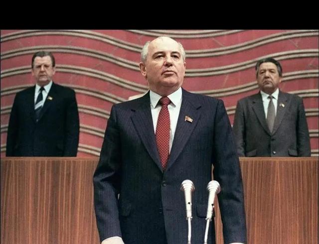What consequences did Gorbachev's reforms bring to the Soviet Union ...