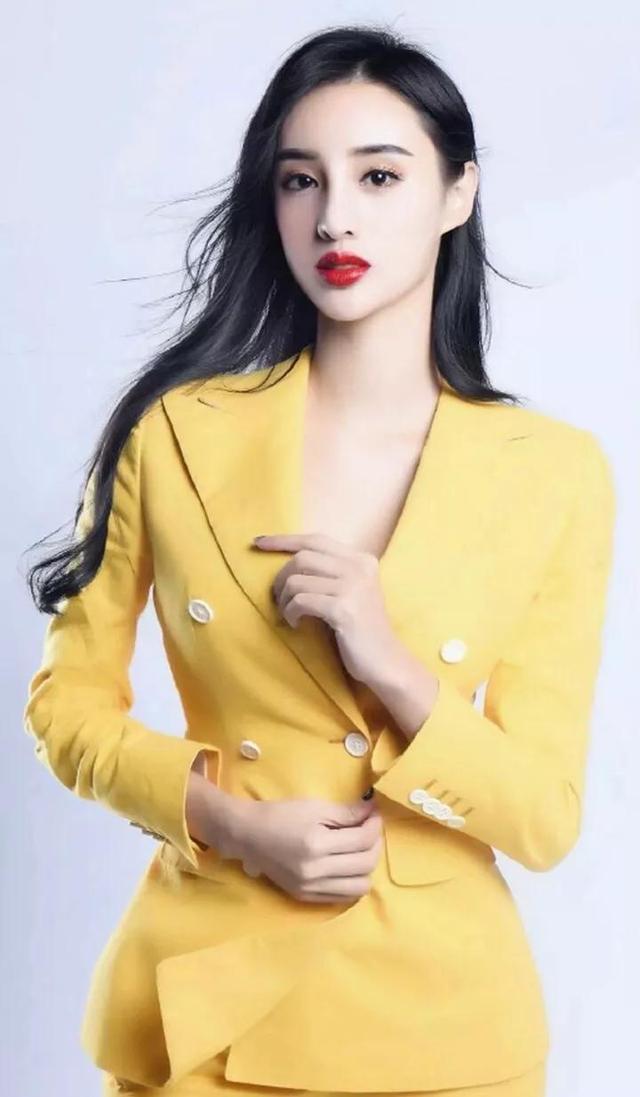 Pretty Celebrity: Wu Chunyi, a hot girl with a beautiful body - iNEWS