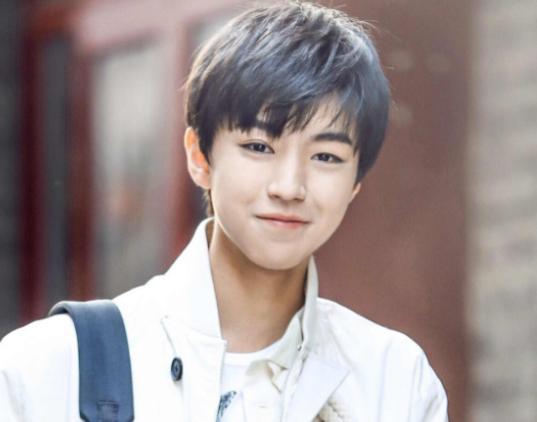 Wang Junkai is on TV again!No matter how you look at the heroine - iNEWS