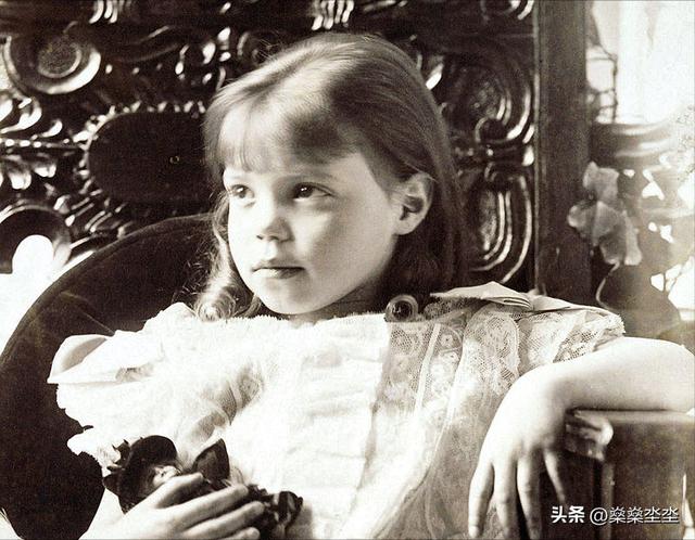 From the proud daughter of heaven to an ordinary peasant woman, Olga ...