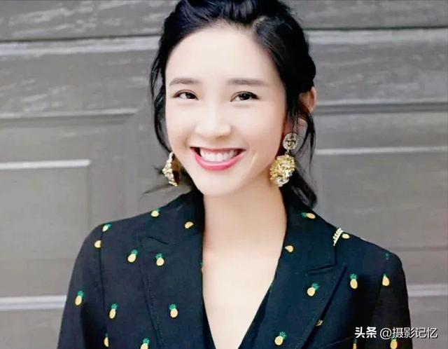 Tang Yixin: The beauty of Ao Shuang in full bloom - iNEWS