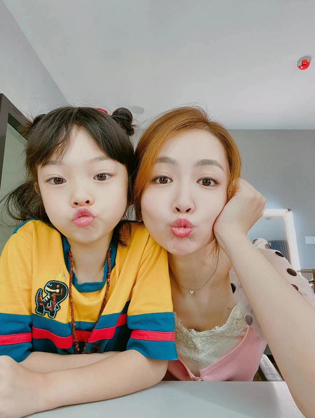 The 9-year-old girl was nominated for the Golden Rooster Actress and ...