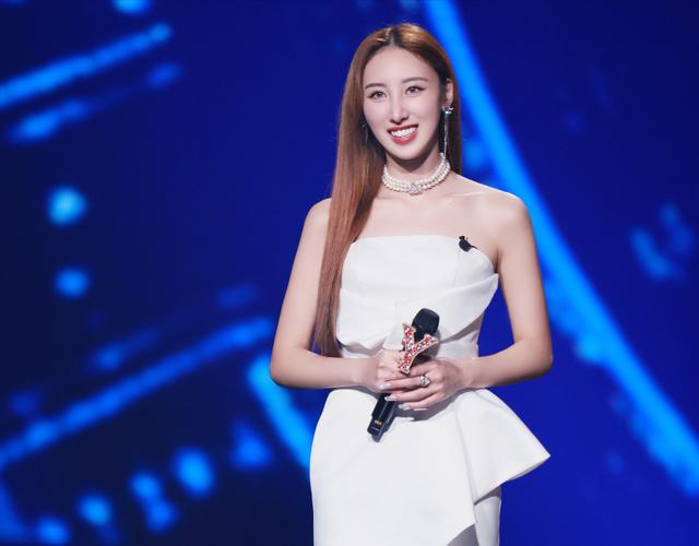 "Our Song" After the first round of matchmaking in Group B, Xu Jingyun ...