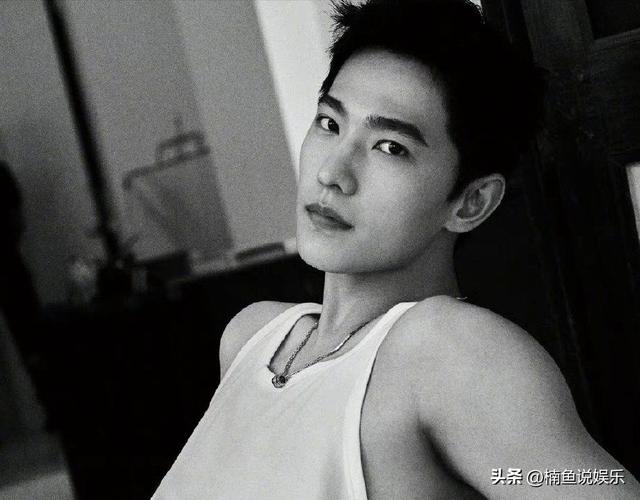 Yang Yang shows off his muscles in a photo shoot and wears a white vest ...