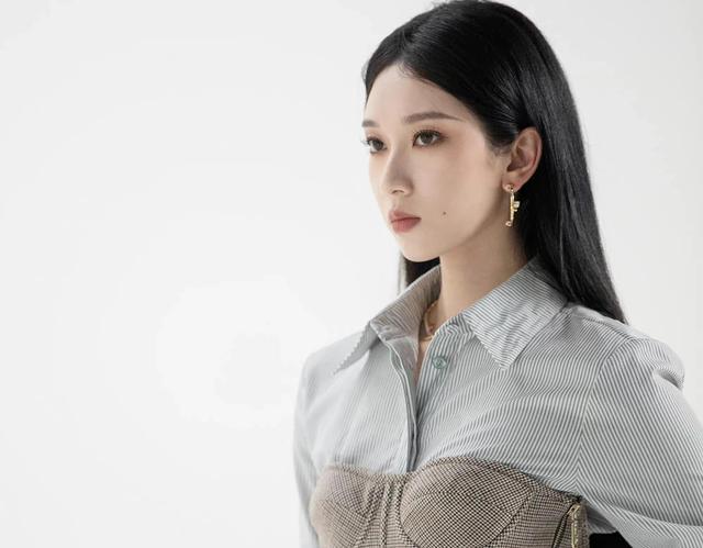 Liu Lingzi is so beautiful - iNEWS