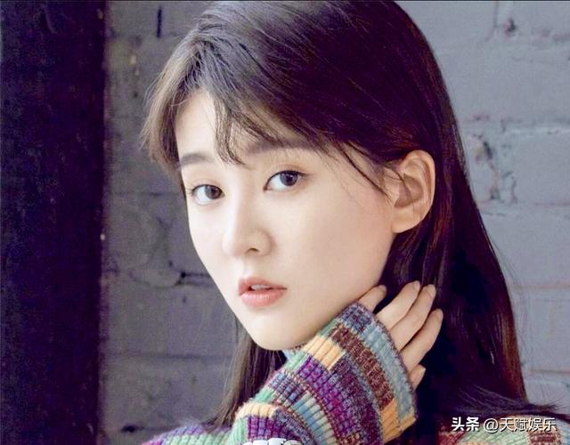 Actor Qiao Xin photo album "One" - iNEWS