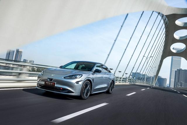 Driving experience has been upgraded again, and the advanced version of ...