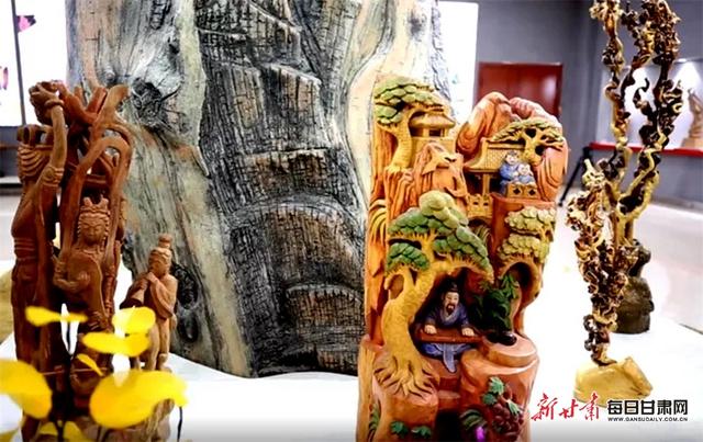 One knife and one chisel carved out the ingenuity of the times. The ...