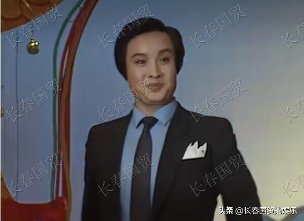 Yan Weiwen's first photo of the Spring Festival Gala 34 years ago was ...