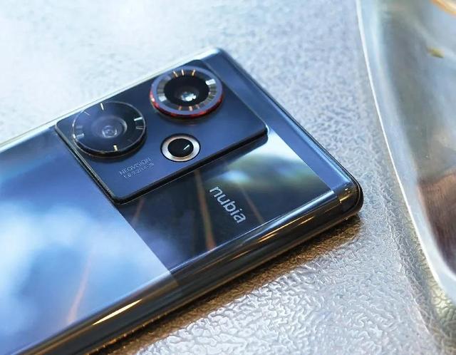 2699 The cheapest Snapdragon 8Gen2 - Nubia Z50, how about other aspects except performance? - iNEWS