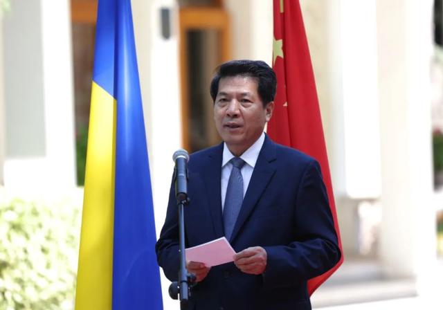 The Chinese representative was left alone? The president of Russia and ...