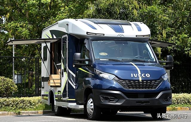 "European wing door" shape, open design, comes with small wings, Dade ...