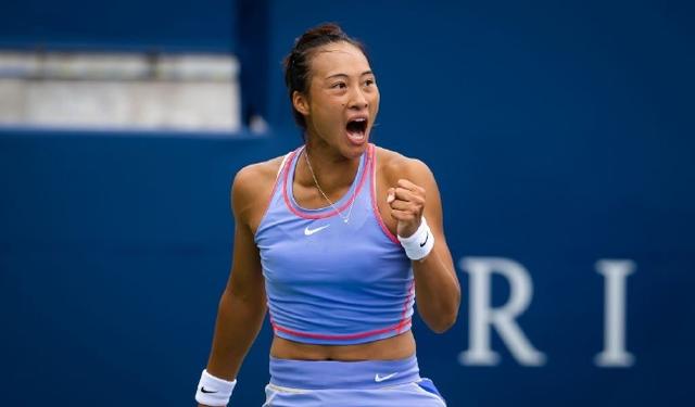 China is proud!Zheng Qinwen upset the US Open champion, broke 3 records ...