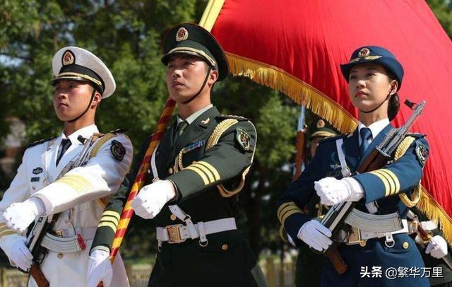 The People's Liberation Army Type 191 rocket launcher adopts box-type ...