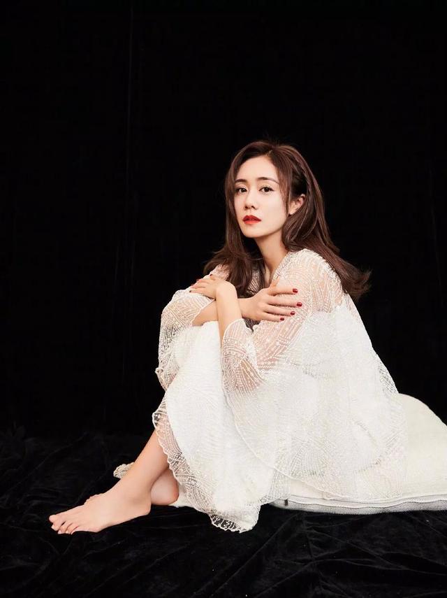 Star beauty foot Liu Yun Shen Mengchen Lin Yuner - iNEWS